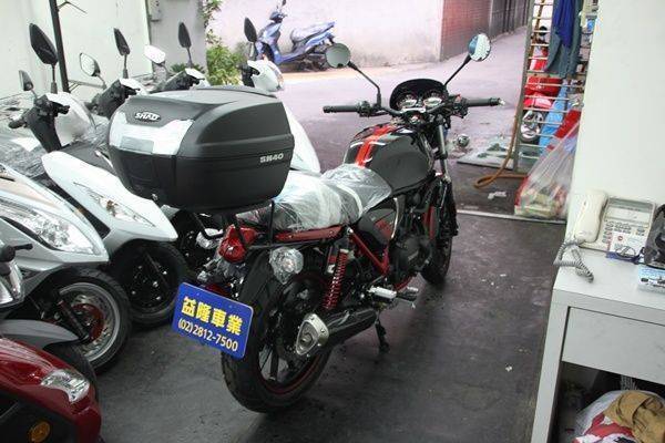 SB300 後行李箱 SH40＊ SYM|-益隆車業網路購物平台-商品介紹