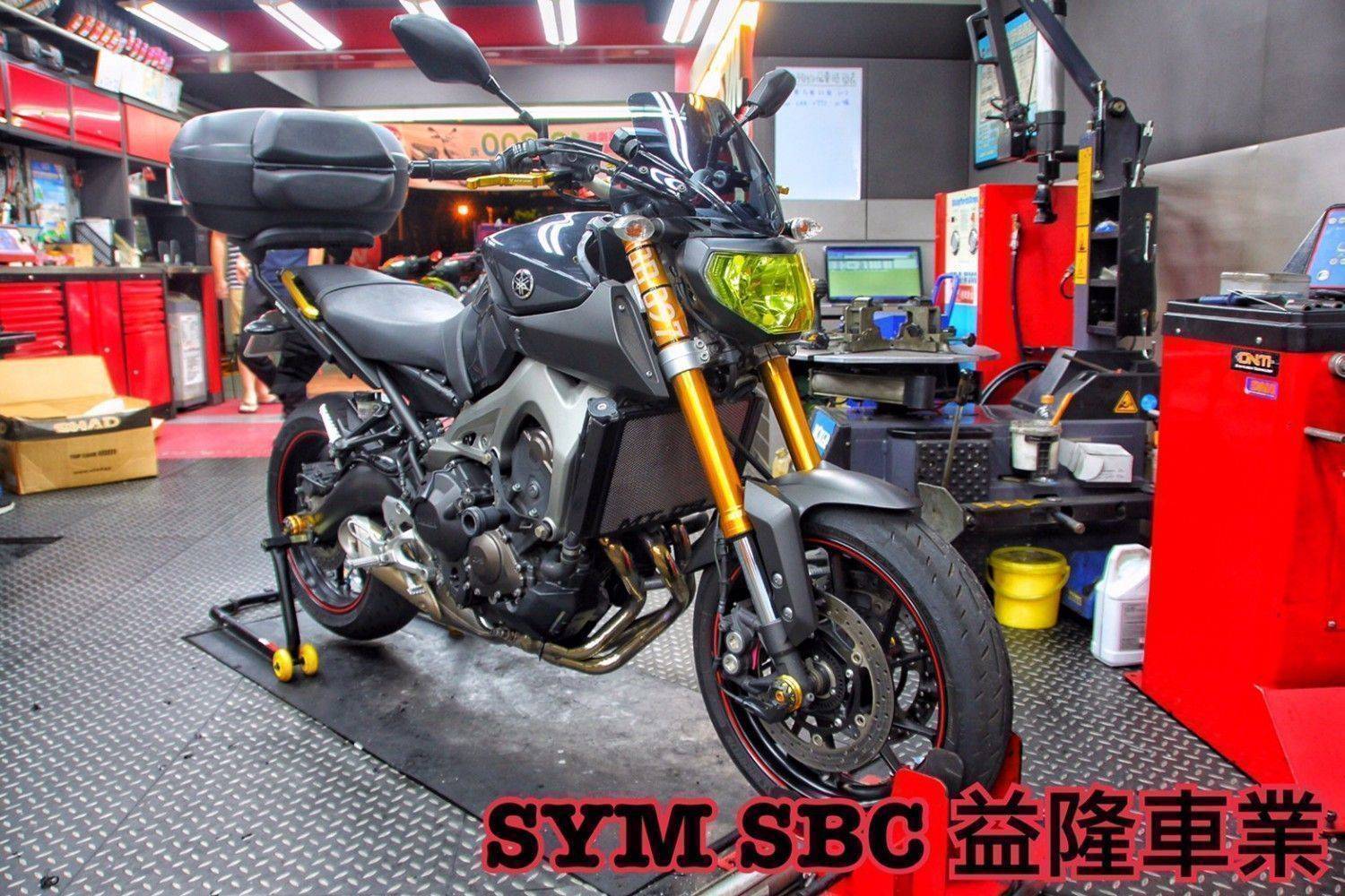 YAMAHA MT-09 安裝 SHAD|-益隆車業網路購物平台-商品介紹