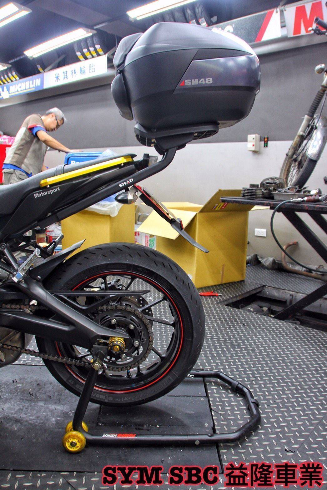 YAMAHA MT-09 安裝 SHAD|-益隆車業網路購物平台-商品介紹