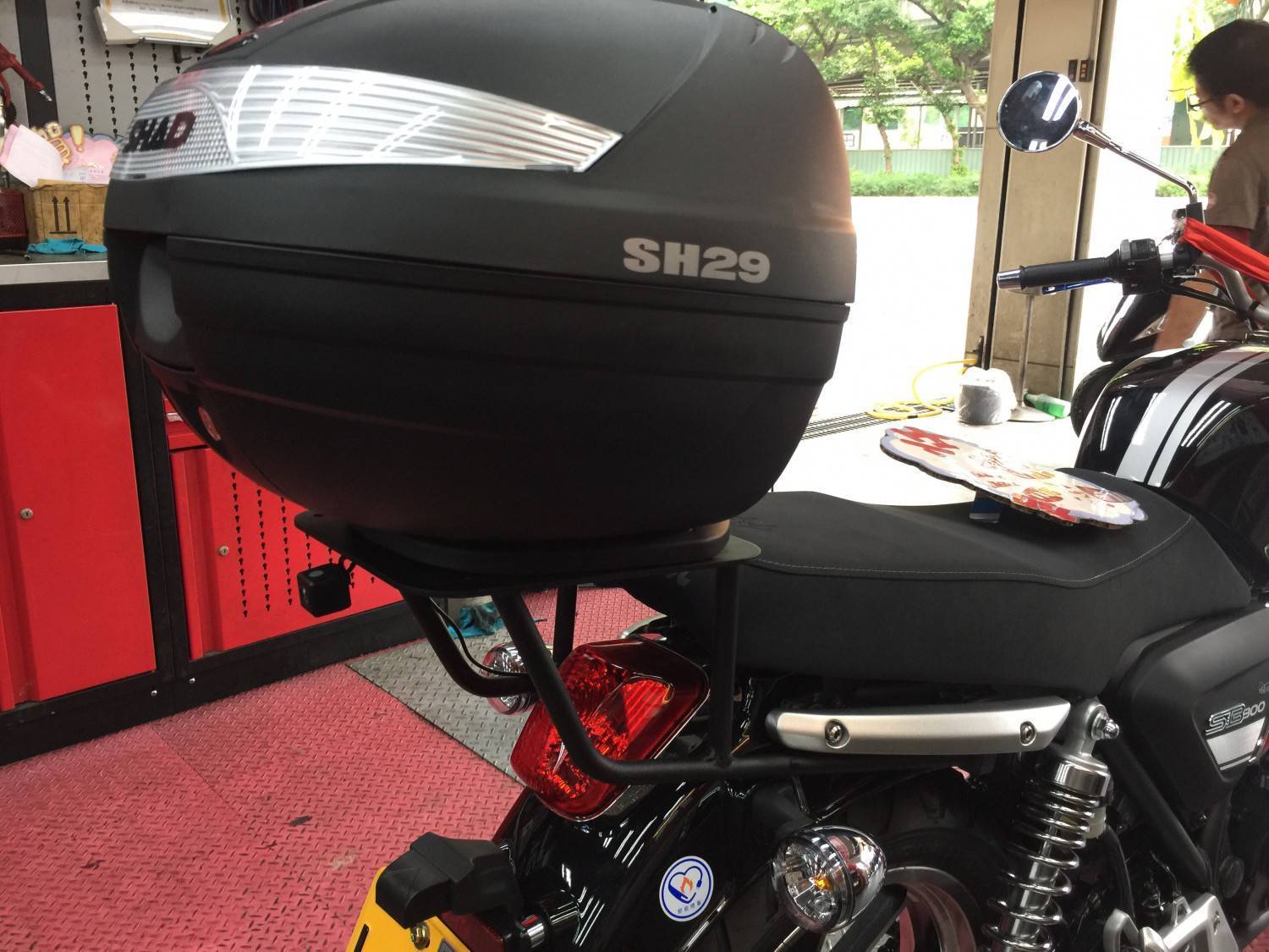 三陽 SB300大野狼 SHAD29箱 |-益隆車業網路購物平台-商品介紹