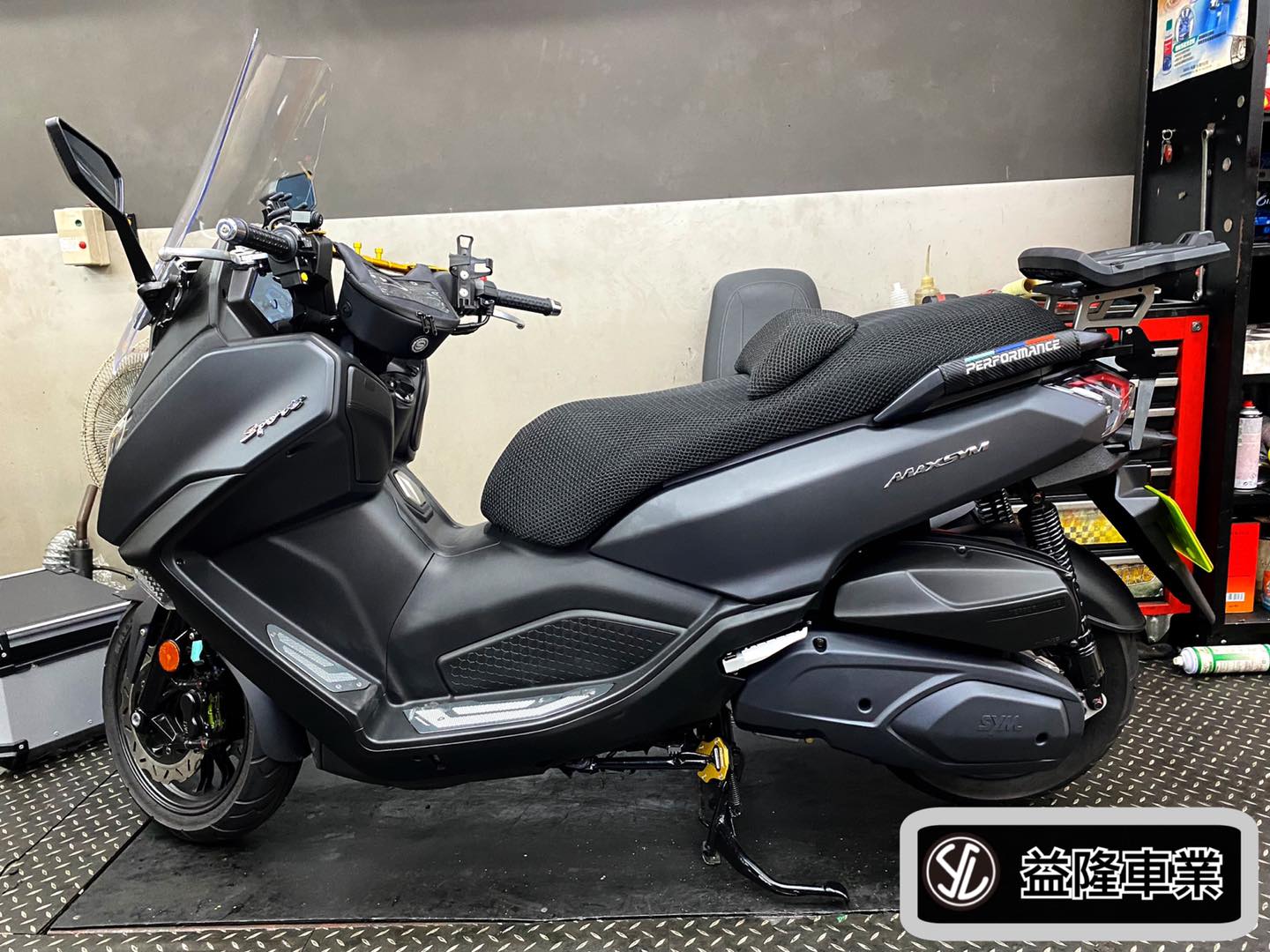NEW MAXSYM400 安裝 3RF|-益隆車業網路購物平台-商品介紹