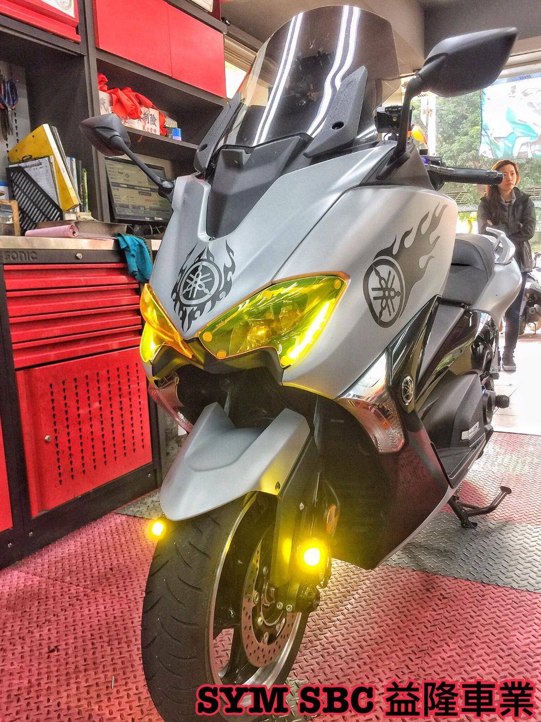 YAMAHA T-MAX 龍珠LED霧燈|-益隆車業網路購物平台-商品介紹